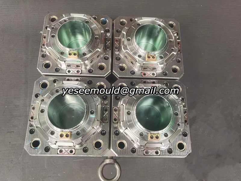 Lock-lock storage box mould